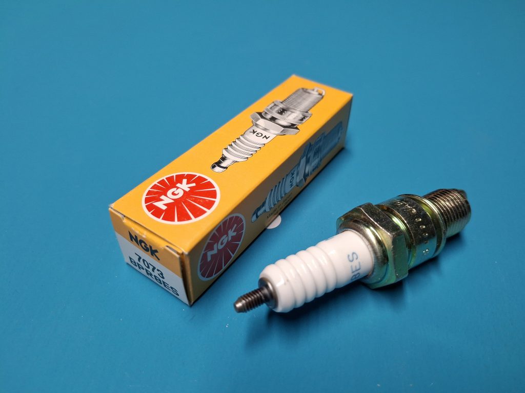 NGK BPR8ES Zündkerze Neu - Pepic Motorsport
